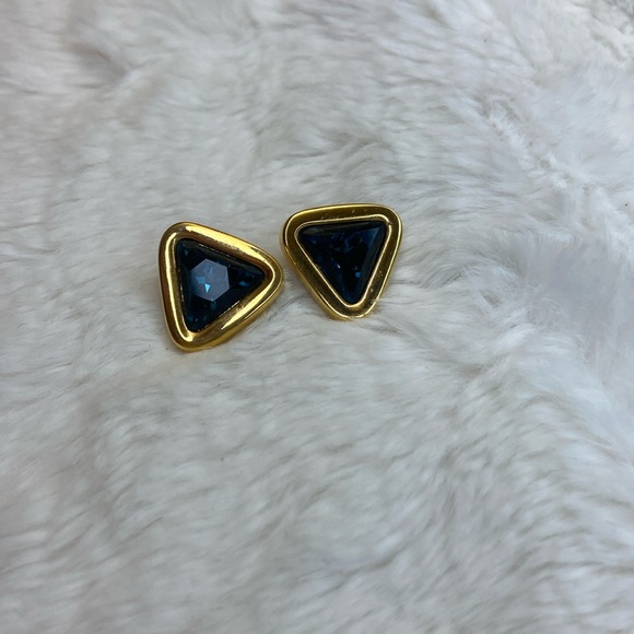 Swarovski | Jewelry | Vintage Swarovski Sal Blue Shappire Gold Tone ...